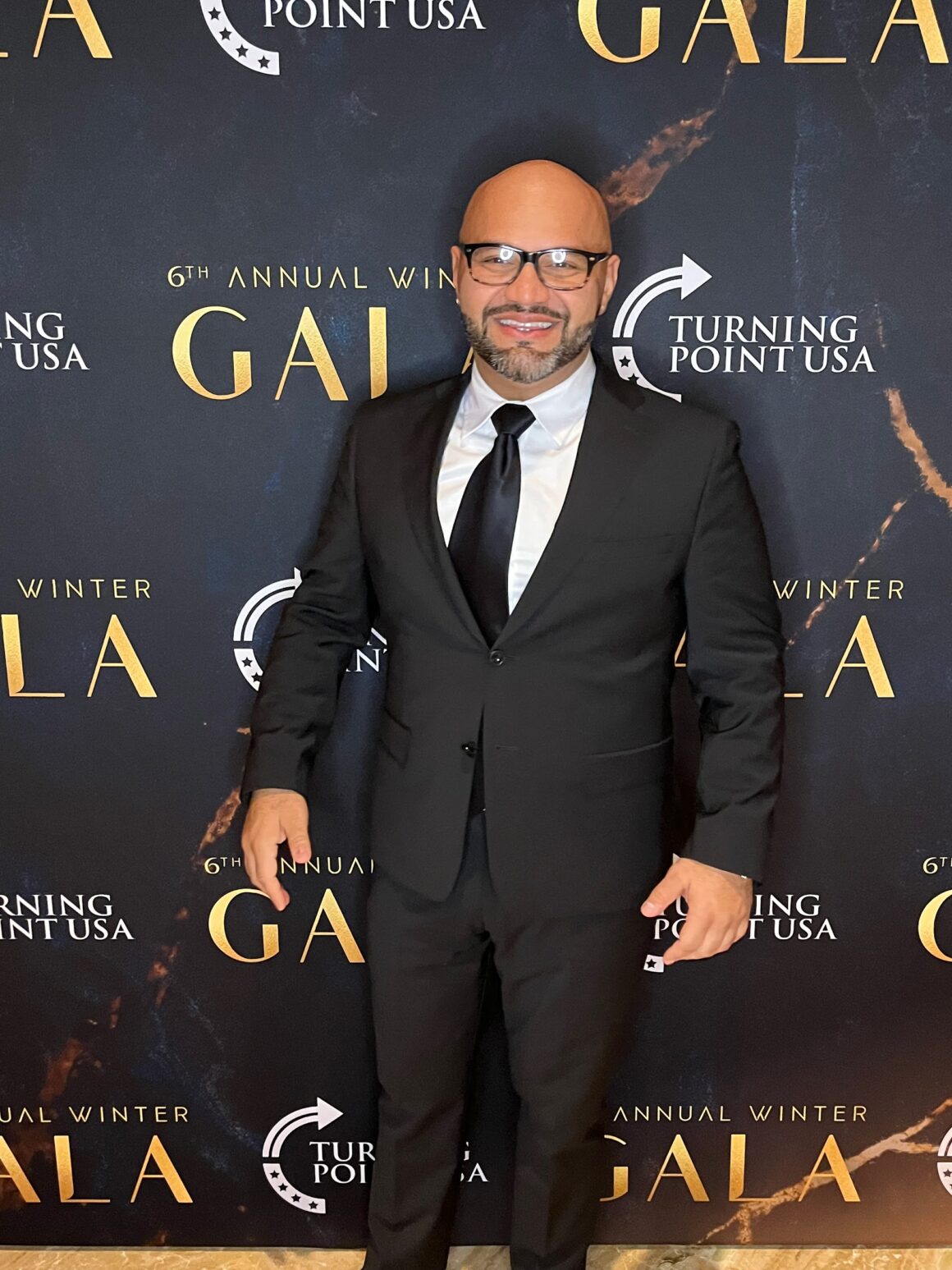 Rising Star: Rich Valdes shines as Hispanic Radio Host of the year ...